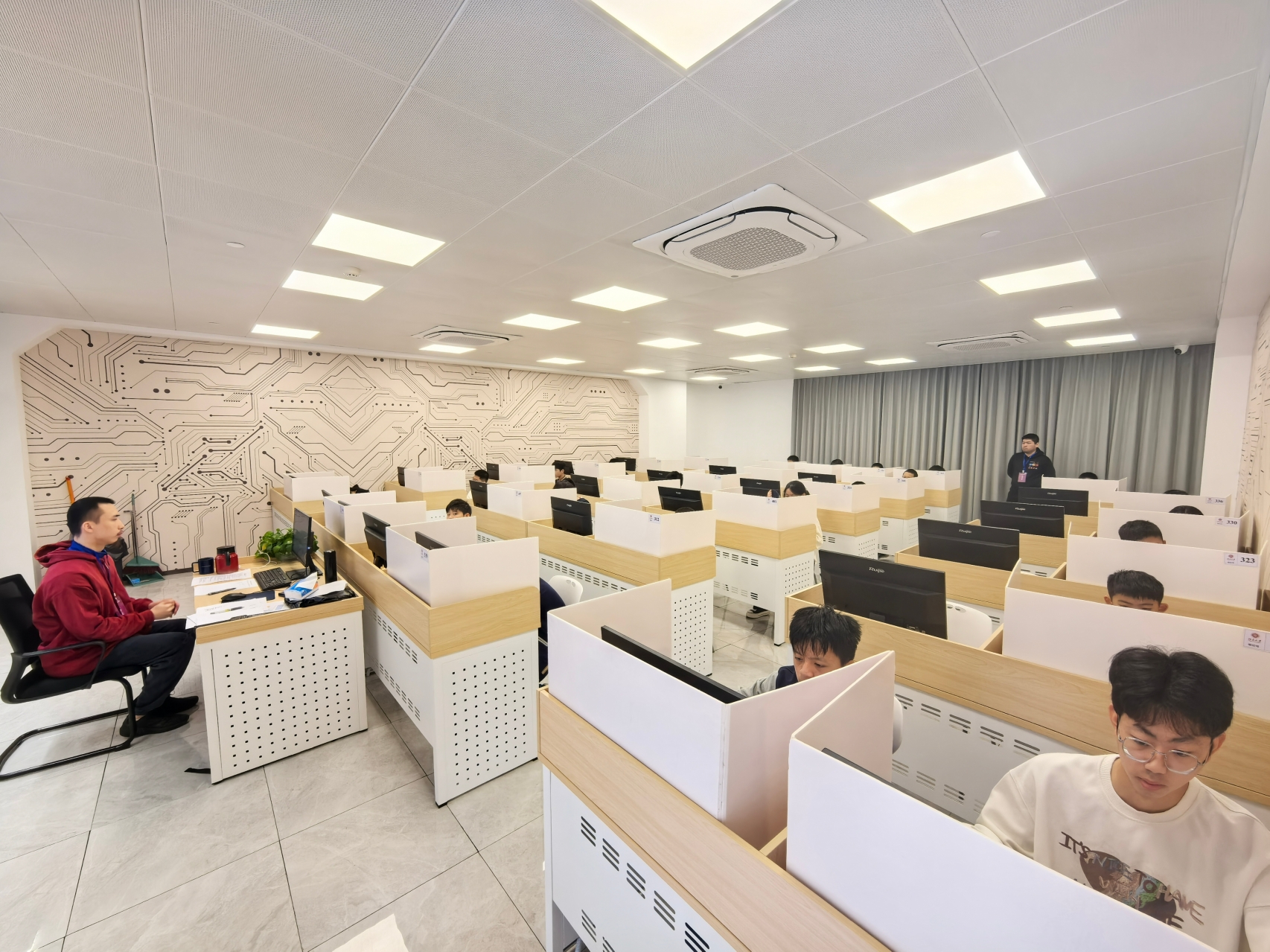 “模” 力启动！首次CCF LMCC第一轮认证顺利举行，第二轮晋级规则公布-大模型能力认证